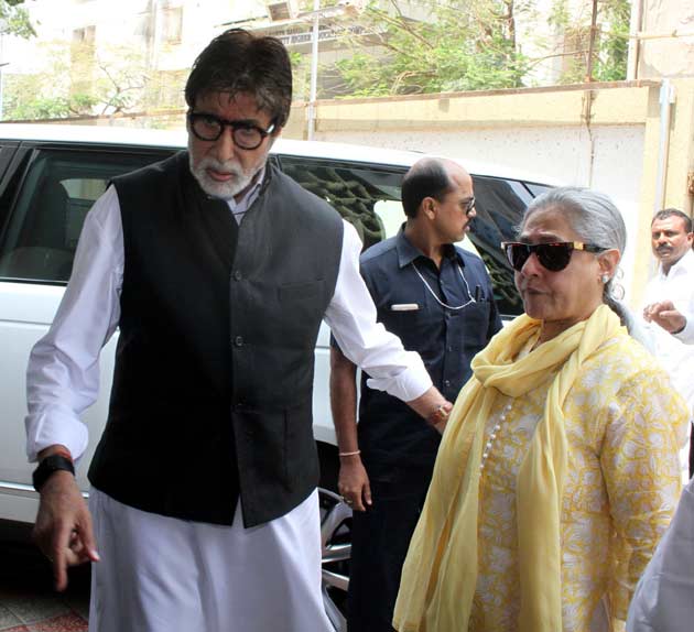 ऐश्वर्या राय के पिता की तेरहवीं पर बच्चन परिवार (फोटो) - Aishwarya Rai ...