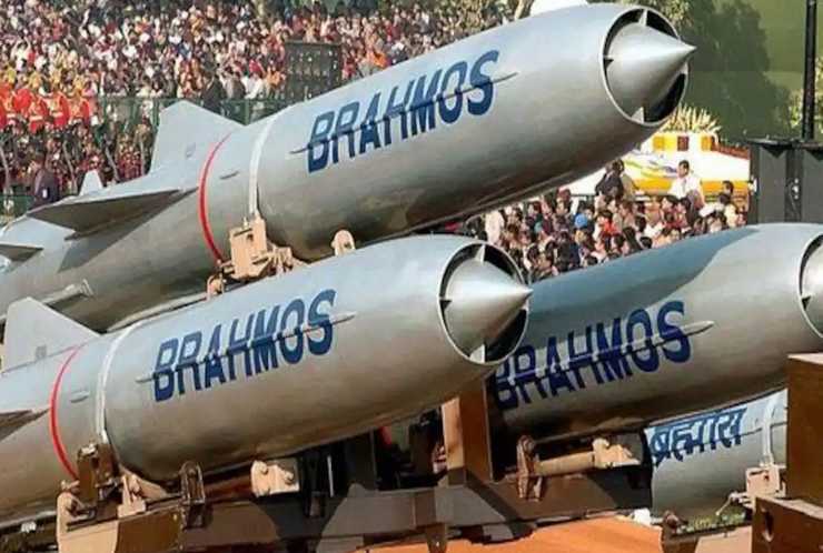 Brahmos Missile दागने पर Air force के 3 अधिकारी बर्खास्त, Pakistan में गिरी थी मिसाइल - 3 IAF ...
