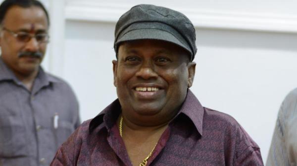 மீண்டும் வெளிச்சத்துக்கு வந்த செந்தில் - actor senthil now very busy ...