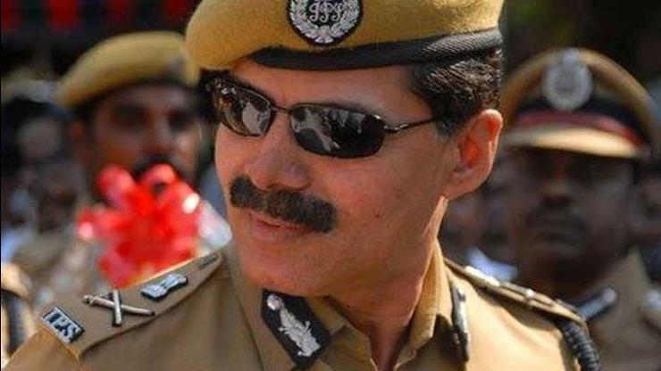 அமித்ஷாவின் அருகிலேயே இருக்கும் வாய்ப்பை பெற்ற ஐபிஎஸ் விஜயகுமார் ...