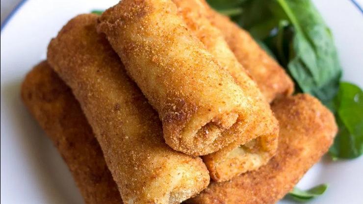 Monsoon Recipes झटपट बनवा कॉर्न रोल Spicy Makai Roll - corn roll recipe ...