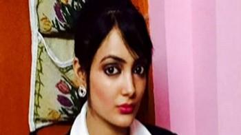 ఫినాయిల్ తాగిన రెడ్‌శాండిల్ క్వీన్, మోడల్ సంగీతా చటర్జీ (Video ...