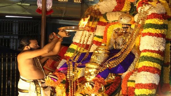 అక్టోబర్‌ 17న పౌర్ణమి గరుడ సేవ.. భారీ వర్షాలు.. నడక మార్గం మూత ...