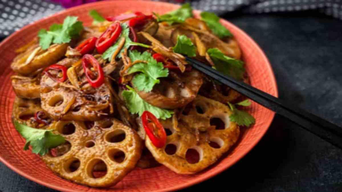 Lotus Root: తామర పువ్వు వేర్లను సూప్స్‌, సలాడ్స్‌లో ఉపయోగిస్తే? - Lotus ...