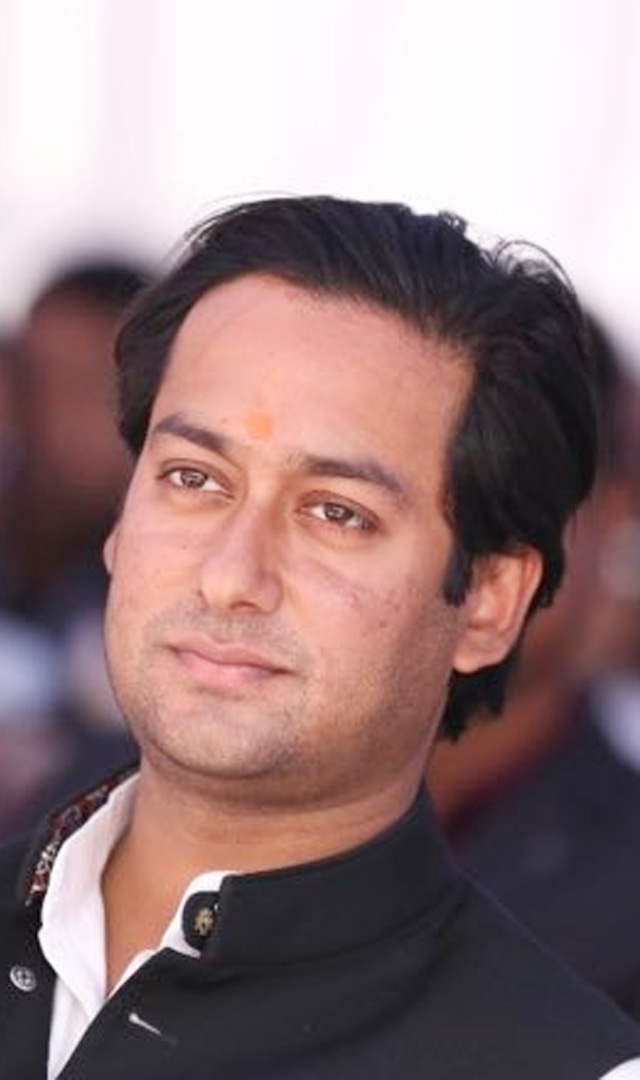 Jaivardhan Singh: राजनीति में इंट्री से पहले पिता दिग्विजय ने करवाई ...