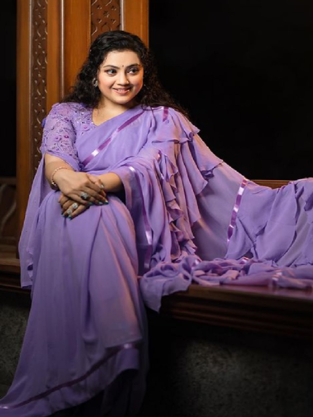 காந்தக் கண்ணழகி மீனாவுக்கு HBD!!